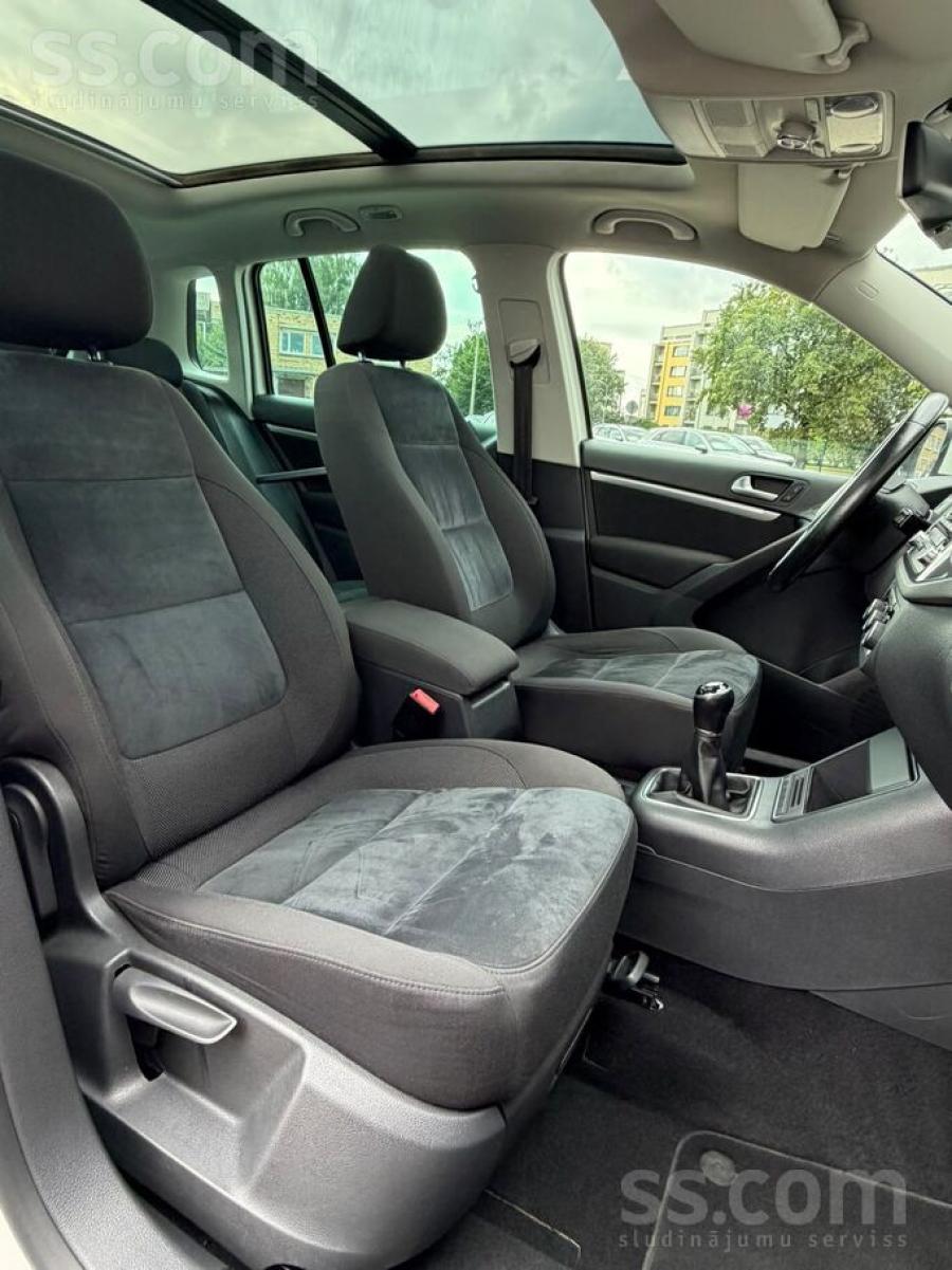 White Volkswagen Tiguan 2012 in Jelgava, with an engine capacity of 1.40 L and mileage of 169 thousand km for 10990 €, photo 8 on AUTOMOTO.COM.LV