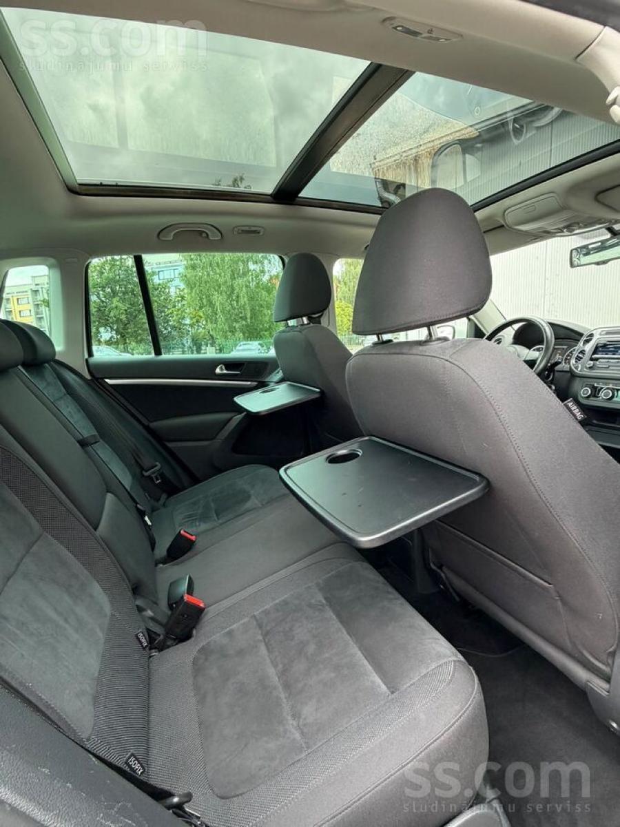 White Volkswagen Tiguan 2012 in Jelgava, with an engine capacity of 1.40 L and mileage of 169 thousand km for 10990 €, photo 9 on AUTOMOTO.COM.LV