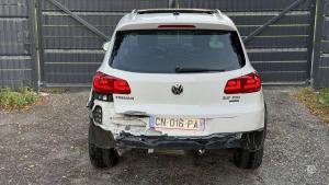 White Volkswagen Tiguan 2012 in Jonava, with an engine capacity of 1.97 L and mileage of 226 thousand km for 7900 €, photo 7 on AUTOMOTO.COM.LV