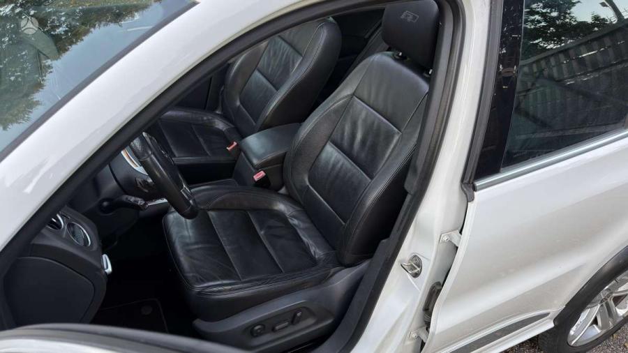 White Volkswagen Tiguan 2012 in Jonava, with an engine capacity of 1.97 L and mileage of 226 thousand km for 7700 €, photo 17 on AUTOMOTO.COM.LV