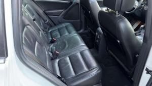White Volkswagen Tiguan 2012 in Jonava, with an engine capacity of 1.97 L and mileage of 226 thousand km for 7700 €, photo 18 on AUTOMOTO.COM.LV
