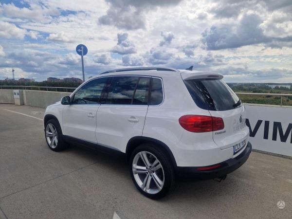 White Volkswagen Tiguan 2012 in Vilnius, with an engine capacity of 1.97 L and mileage of 202 thousand km for 8550 €, photo 6 on AUTOMOTO.COM.LV