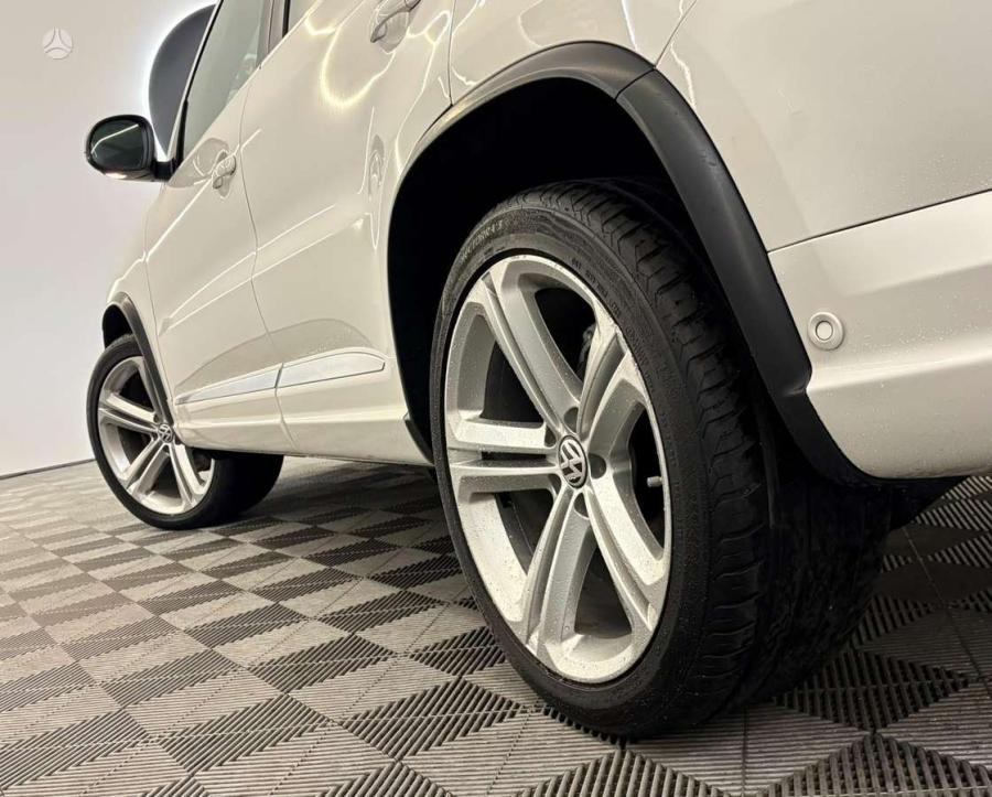 Balts Volkswagen Tiguan 2012 Marijampole, ar dzinēja tilpumu 1.97 L un nobraukumu 355 tūkst. km par 10450 €, foto 24 vietnē AUTOMOTO.COM.LV
