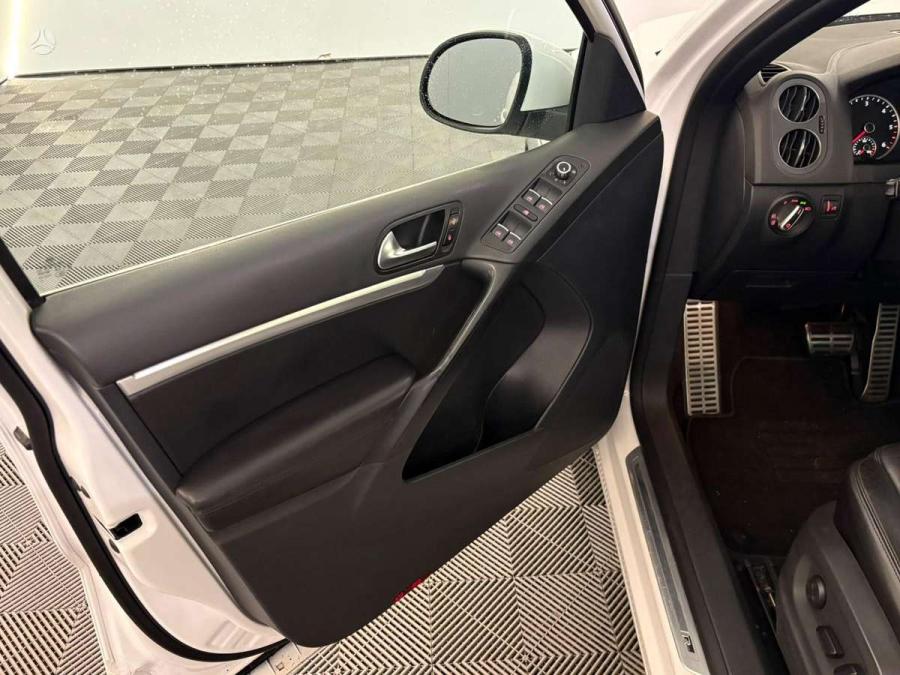 Balts Volkswagen Tiguan 2012 Marijampole, ar dzinēja tilpumu 1.97 L un nobraukumu 355 tūkst. km par 10450 €, foto 25 vietnē AUTOMOTO.COM.LV