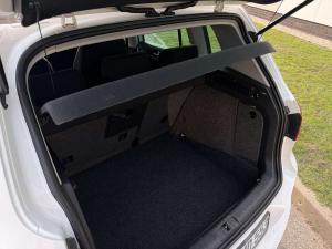 Balts Volkswagen Tiguan 2012 Utena, ar dzinēja tilpumu 1.97 L un nobraukumu 262 tūkst. km par 9990 €, foto 27 vietnē AUTOMOTO.COM.LV