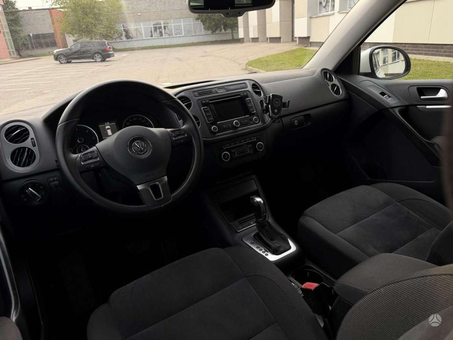 Balts Volkswagen Tiguan 2012 Utena, ar dzinēja tilpumu 1.97 L un nobraukumu 262 tūkst. km par 9990 €, foto 29 vietnē AUTOMOTO.COM.LV