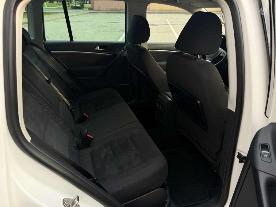 Balts Volkswagen Tiguan 2012 Utena, ar dzinēja tilpumu 1.97 L un nobraukumu 262 tūkst. km par 9990 €, foto 30 vietnē AUTOMOTO.COM.LV