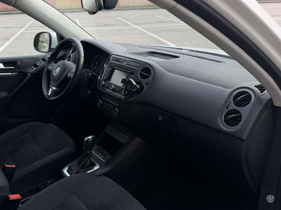 Balts Volkswagen Tiguan 2012 Utena, ar dzinēja tilpumu 1.97 L un nobraukumu 262 tūkst. km par 9990 €, foto 33 vietnē AUTOMOTO.COM.LV