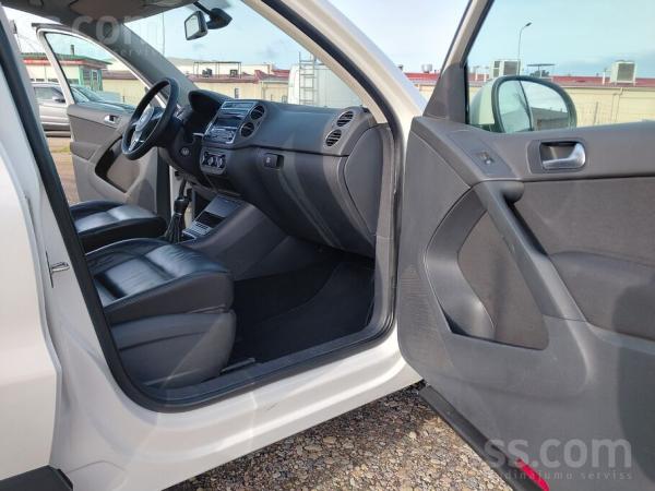 Volkswagen Tiguan 2012 in Rezekne on AUTOMOTO.COM.LV White Volkswagen Tiguan 2012 in Rezekne, with an engine capacity of 2.00 L and mileage of 0 thousand km for 7550 €, photo 10 on AUTOMOTO.COM.LV
