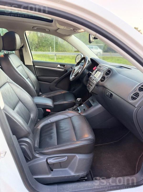 Volkswagen Tiguan 2012 in Cesis on AUTOMOTO.COM.LV White Volkswagen Tiguan 2012 in Cesis, with an engine capacity of 2.00 L and mileage of 218 thousand km for 7900 €, photo 7 on AUTOMOTO.COM.LV