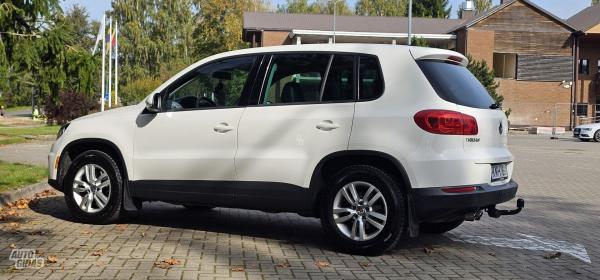 White Volkswagen Tiguan 2012 in Trakai, with an engine capacity of 2.00 L and mileage of 209 thousand km for 5500 €, photo 9 on AUTOMOTO.COM.LV