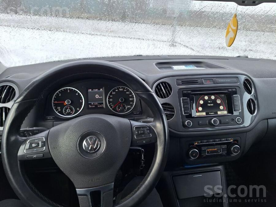 White Volkswagen Tiguan 2013 in Liepaja, with an engine capacity of 2.00 L and mileage of 341 thousand km for 7700 €, photo 1 on AUTOMOTO.COM.LV