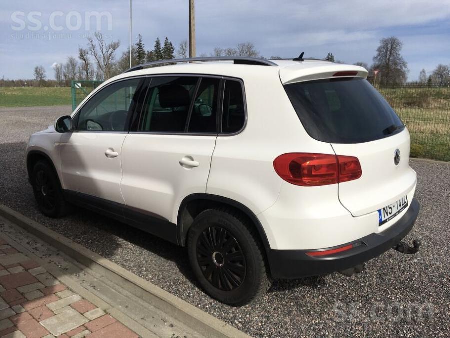 White Volkswagen Tiguan 2013 in Talsi, with an engine capacity of 2.00 L and mileage of 0 thousand km for 8999 €, photo 4 on AUTOMOTO.COM.LV