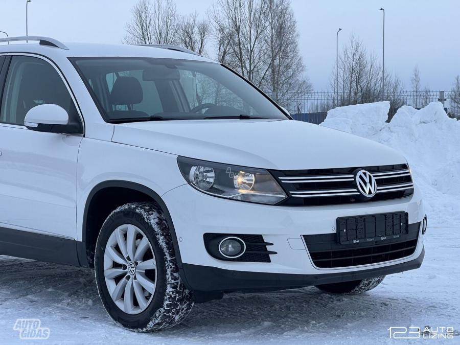White Volkswagen Tiguan 2013 in Taurage, with an engine capacity of 2.00 L and mileage of 271 thousand km for 8200 €, photo 5 on AUTOMOTO.COM.LV