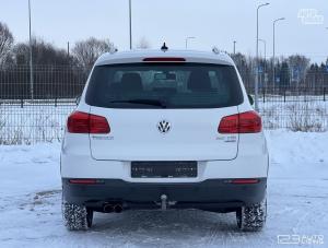 White Volkswagen Tiguan 2013 in Taurage, with an engine capacity of 2.00 L and mileage of 271 thousand km for 8200 €, photo 8 on AUTOMOTO.COM.LV