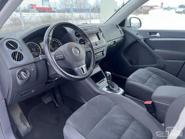 Balts Volkswagen Tiguan 2013 Tauragė, ar dzinēja tilpumu 2.00 L un nobraukumu 271 tūkst. km par 8200 €, foto 10 vietnē AUTOMOTO.COM.LV