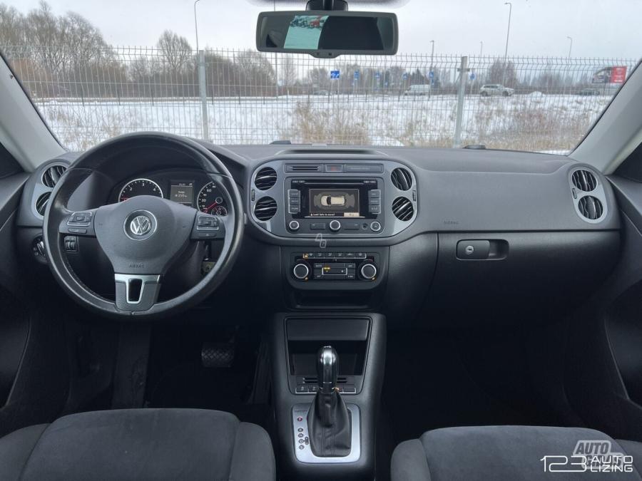White Volkswagen Tiguan 2013 in Taurage, with an engine capacity of 2.00 L and mileage of 271 thousand km for 8200 €, photo 13 on AUTOMOTO.COM.LV