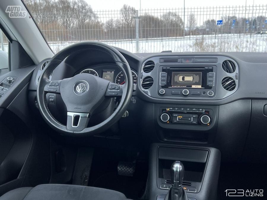 White Volkswagen Tiguan 2013 in Taurage, with an engine capacity of 2.00 L and mileage of 271 thousand km for 8200 €, photo 14 on AUTOMOTO.COM.LV