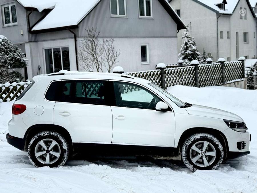 Balts Volkswagen Tiguan 2013 Viļņa, ar dzinēja tilpumu 2.00 L un nobraukumu 291 tūkst. km par 6900 €, foto 4 vietnē AUTOMOTO.COM.LV