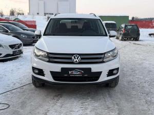 White Volkswagen Tiguan 2013 in Vilnius, with an engine capacity of 1.97 L and mileage of 216 thousand km for 7999 €, photo  on AUTOMOTO.COM.LV