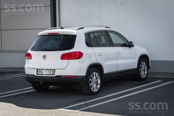 White Volkswagen Tiguan 2013 in Riga, with an engine capacity of 2.00 L and mileage of 0 thousand km for 6990 €, photo 4 on AUTOMOTO.COM.LV
