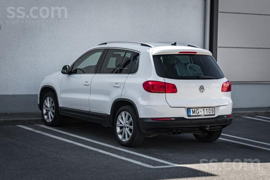 White Volkswagen Tiguan 2013 in Riga, with an engine capacity of 2.00 L and mileage of 0 thousand km for 6990 €, photo 7 on AUTOMOTO.COM.LV