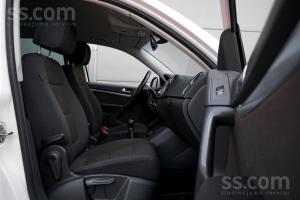 White Volkswagen Tiguan 2013 in Riga, with an engine capacity of 2.00 L and mileage of 0 thousand km for 6990 €, photo 9 on AUTOMOTO.COM.LV