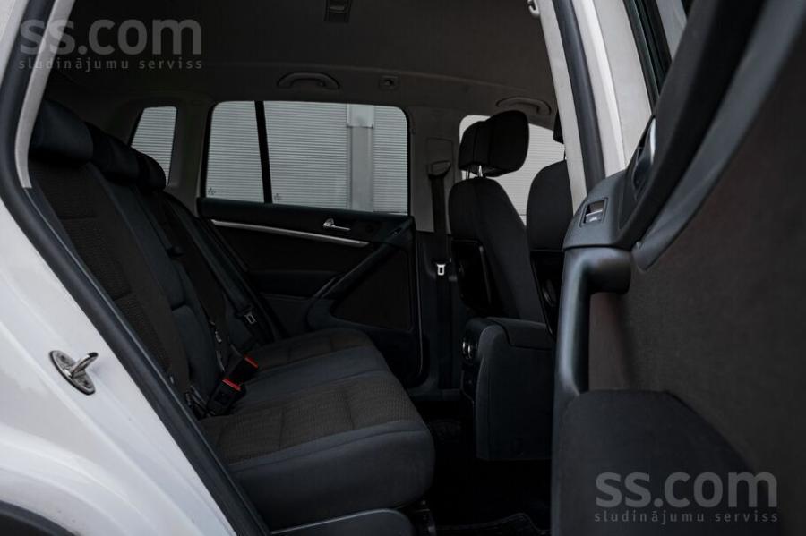 White Volkswagen Tiguan 2013 in Riga, with an engine capacity of 2.00 L and mileage of 0 thousand km for 6990 €, photo 11 on AUTOMOTO.COM.LV