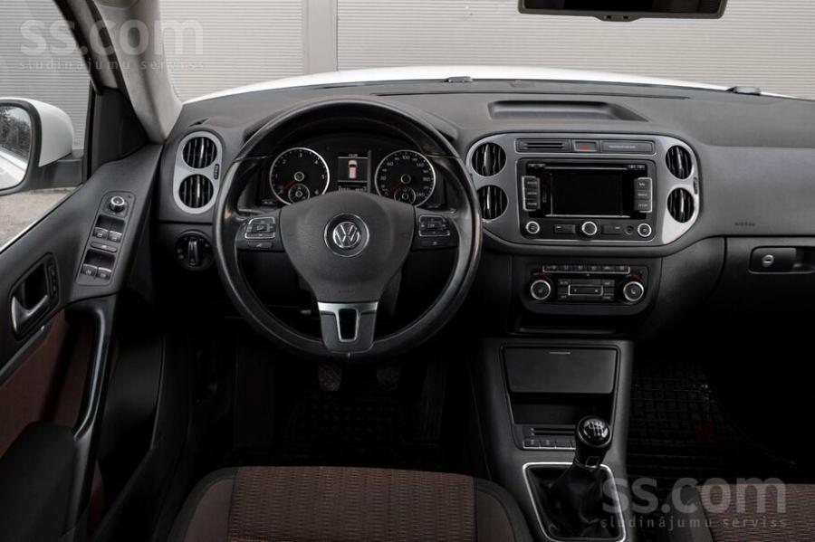 White Volkswagen Tiguan 2013 in Riga, with an engine capacity of 2.00 L and mileage of 0 thousand km for 6990 €, photo 16 on AUTOMOTO.COM.LV