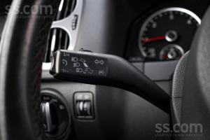 White Volkswagen Tiguan 2013 in Riga, with an engine capacity of 2.00 L and mileage of 0 thousand km for 6990 €, photo 17 on AUTOMOTO.COM.LV