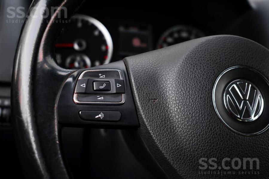 White Volkswagen Tiguan 2013 in Riga, with an engine capacity of 2.00 L and mileage of 0 thousand km for 6990 €, photo 18 on AUTOMOTO.COM.LV
