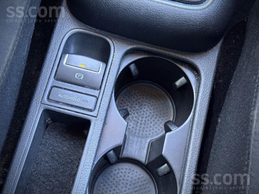 White Volkswagen Tiguan 2013 in Riga, with an engine capacity of 1.40 L and mileage of 235 thousand km for 7990 €, photo 17 on AUTOMOTO.COM.LV