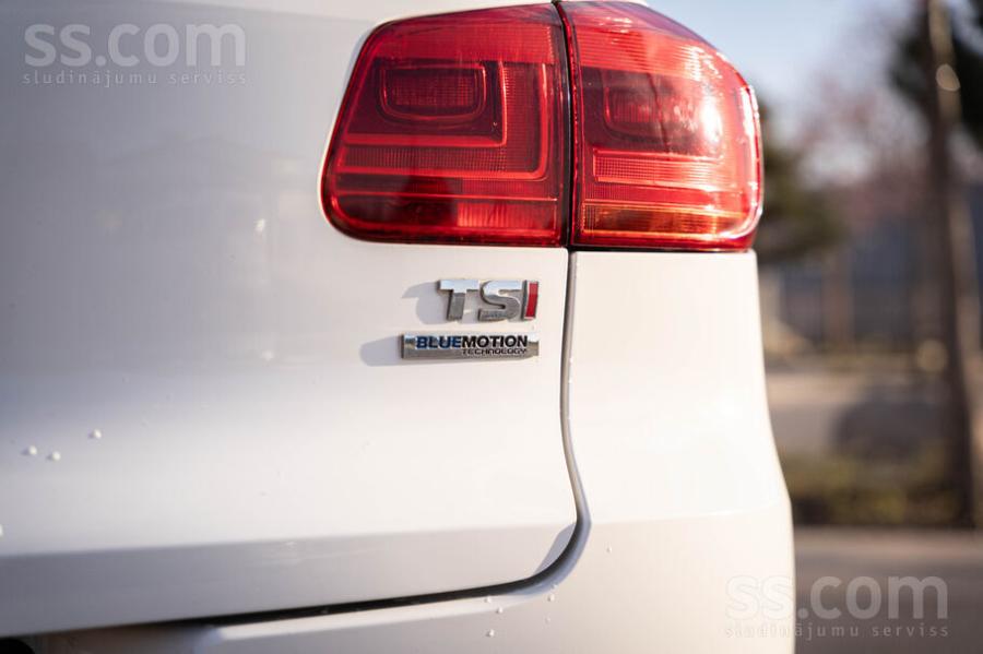 White Volkswagen Tiguan 2013 in Riga, with an engine capacity of 1.40 L and mileage of 235 thousand km for 7990 €, photo 25 on AUTOMOTO.COM.LV