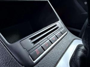 White Volkswagen Tiguan 2013 in Kaunas, with an engine capacity of 1.97 L and mileage of 323 thousand km for 7950 €, photo 9 on AUTOMOTO.COM.LV