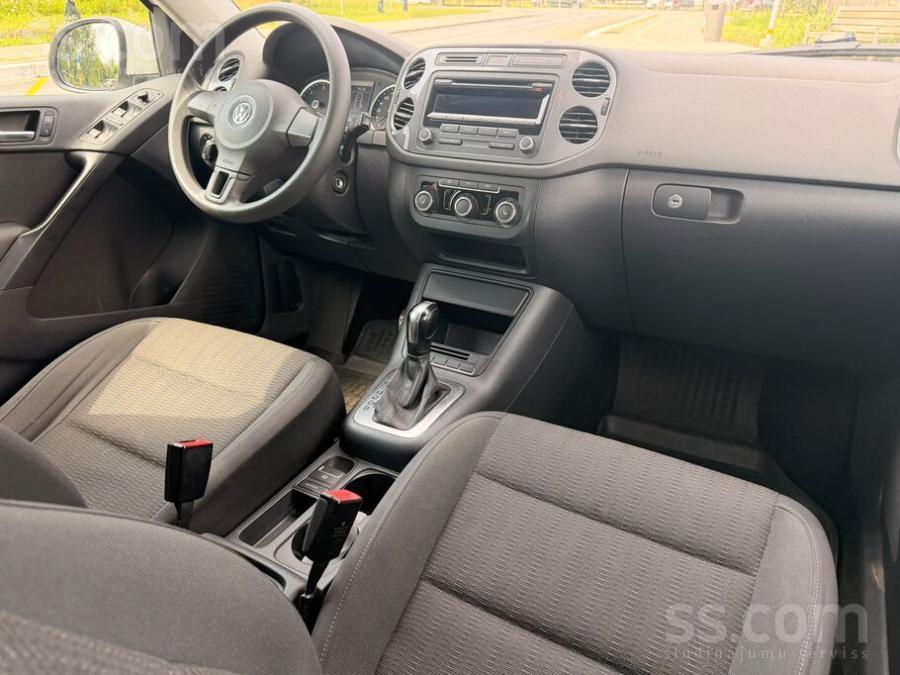 Balts Volkswagen Tiguan 2013 Rīga, ar dzinēja tilpumu 2.00 L un nobraukumu 254 tūkst. km par 9400 €, foto 11 vietnē AUTOMOTO.COM.LV