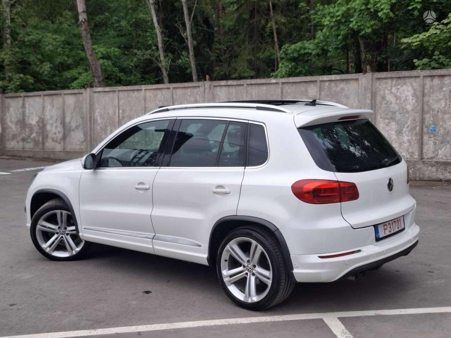 White Volkswagen Tiguan 2013 in Vilnius, with an engine capacity of 1.97 L and mileage of 244 thousand km for 10400 €, photo 7 on AUTOMOTO.COM.LV
