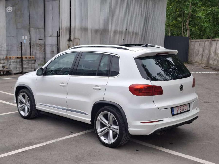 White Volkswagen Tiguan 2013 in Vilnius, with an engine capacity of 1.97 L and mileage of 244 thousand km for 10400 €, photo 12 on AUTOMOTO.COM.LV