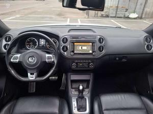 White Volkswagen Tiguan 2013 in Vilnius, with an engine capacity of 1.97 L and mileage of 244 thousand km for 10400 €, photo 16 on AUTOMOTO.COM.LV