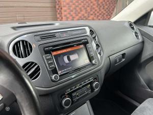 White Volkswagen Tiguan 2013 in Kaunas, with an engine capacity of 1.97 L and mileage of 248 thousand km for 8300 €, photo 12 on AUTOMOTO.COM.LV