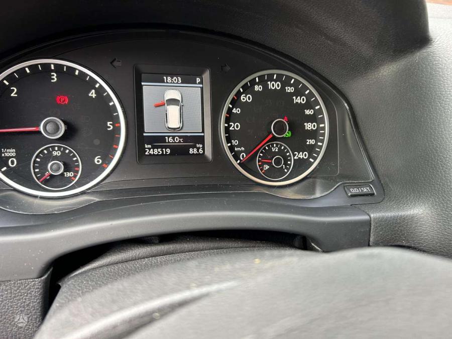 White Volkswagen Tiguan 2013 in Kaunas, with an engine capacity of 1.97 L and mileage of 248 thousand km for 8300 €, photo 13 on AUTOMOTO.COM.LV