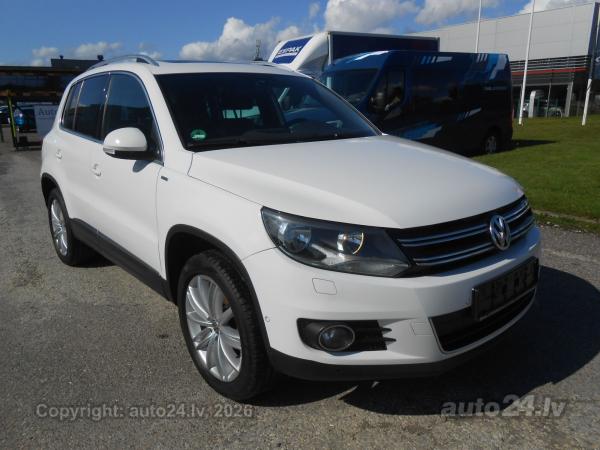 Volkswagen Tiguan 2013 in Viljandi on AUTOMOTO.COM.LV White Volkswagen Tiguan 2013 in Viljandi, with an engine capacity of 2.00 L and mileage of 226 thousand km for 8990 €, photo 4 on AUTOMOTO.COM.LV