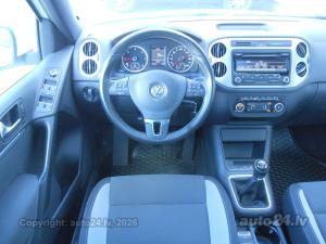 White Volkswagen Tiguan 2013 in Viljandi, with an engine capacity of 2.00 L and mileage of 226 thousand km for 8990 €, photo 7 on AUTOMOTO.COM.LV