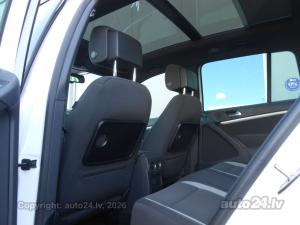 White Volkswagen Tiguan 2013 in Viljandi, with an engine capacity of 2.00 L and mileage of 226 thousand km for 8990 €, photo 11 on AUTOMOTO.COM.LV