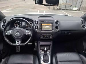 White Volkswagen Tiguan 2013 in Vilnius, with an engine capacity of 1.97 L and mileage of 244 thousand km for 9700 €, photo 12 on AUTOMOTO.COM.LV