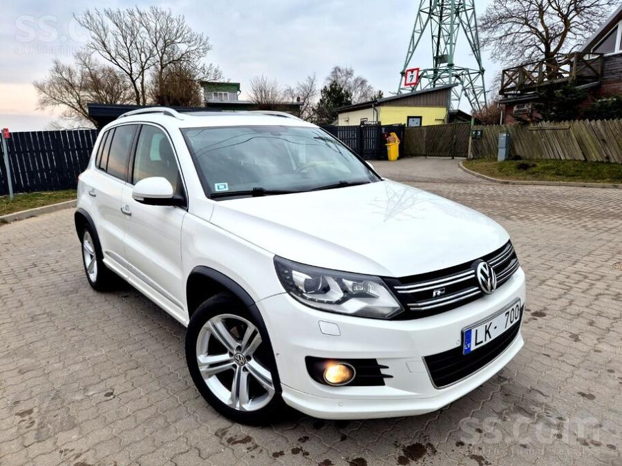 White Volkswagen Tiguan 2013 in Liepaja, with an engine capacity of 2.00 L and mileage of 256 thousand km for 9777 €, photo 5 on AUTOMOTO.COM.LV