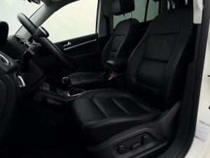 Balts Volkswagen Tiguan 2013 Viļņa, ar dzinēja tilpumu 1.97 L un nobraukumu 119 tūkst. km par 12200 €, foto 11 vietnē AUTOMOTO.COM.LV