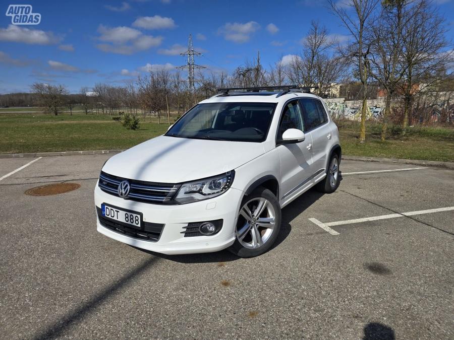 White Volkswagen Tiguan 2014 in Kaunas, with an engine capacity of 2.00 L and mileage of 370 thousand km for 8990 €, photo 6 on AUTOMOTO.COM.LV