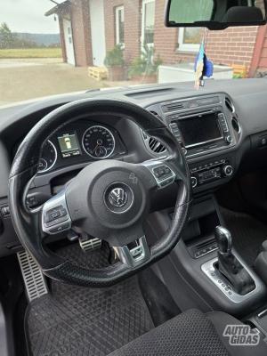White Volkswagen Tiguan 2014 in Kaunas, with an engine capacity of 2.00 L and mileage of 370 thousand km for 8990 €, photo 8 on AUTOMOTO.COM.LV
