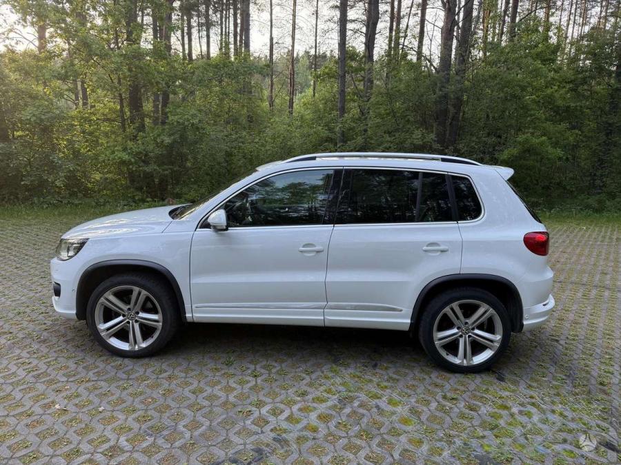 White Volkswagen Tiguan 2014 in Moletai, with an engine capacity of 1.97 L and mileage of 137 thousand km for 12700 €, photo 6 on AUTOMOTO.COM.LV