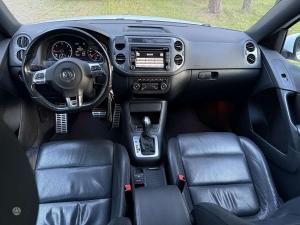 White Volkswagen Tiguan 2014 in Moletai, with an engine capacity of 1.97 L and mileage of 137 thousand km for 12700 €, photo 12 on AUTOMOTO.COM.LV